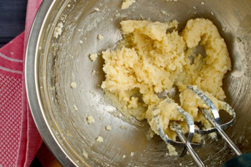 Raspberry Jelly Sponge Recipe - Cook.me Recipes