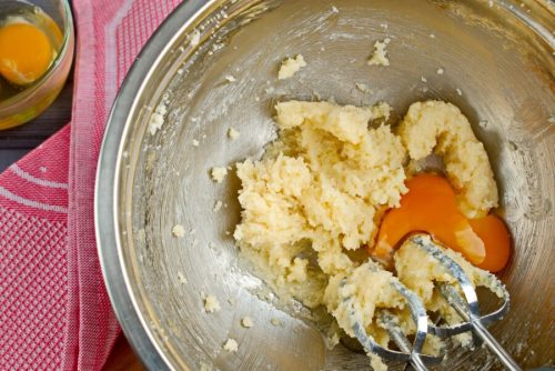 Raspberry Jelly Sponge Recipe - Cook.me Recipes