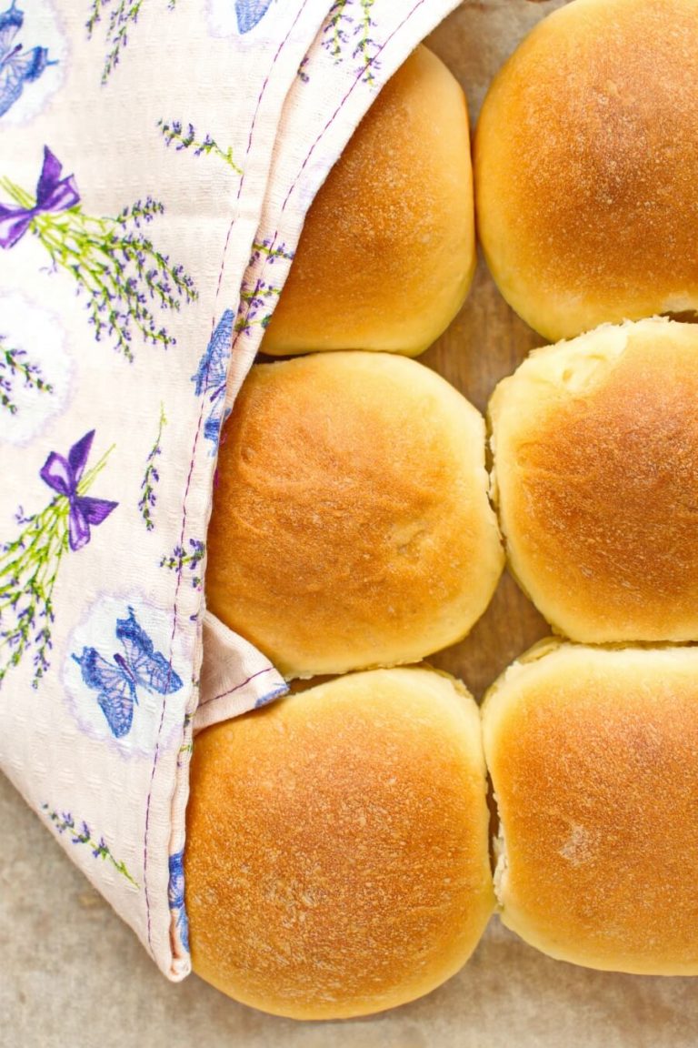 School Lunchroom Cafeteria Rolls Recipe - Cook.me Recipes