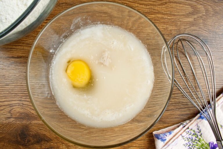 School Lunchroom Cafeteria Rolls Recipe - Cook.me Recipes