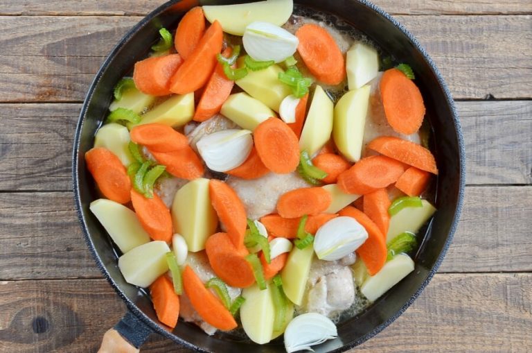 Mom's Chicken En Cocotte Recipe - Cook.me Recipes