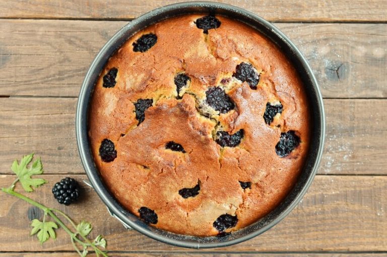 Blackberry Cake Recipe - Cook.me Recipes