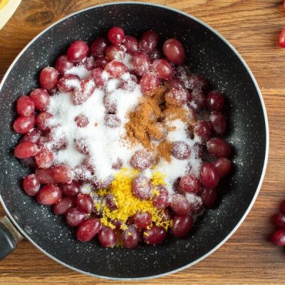 Ruby Grape Pie Recipe - Cook.me Recipes