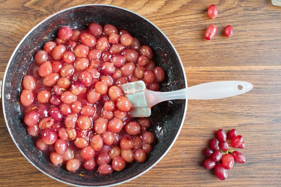 Ruby Grape Pie Recipe - COOK.ME