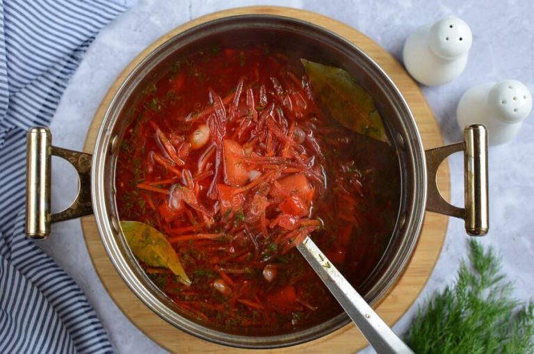 Classic Red Borscht Recipe (Beet Soup) Recipe - Cook.me Recipes