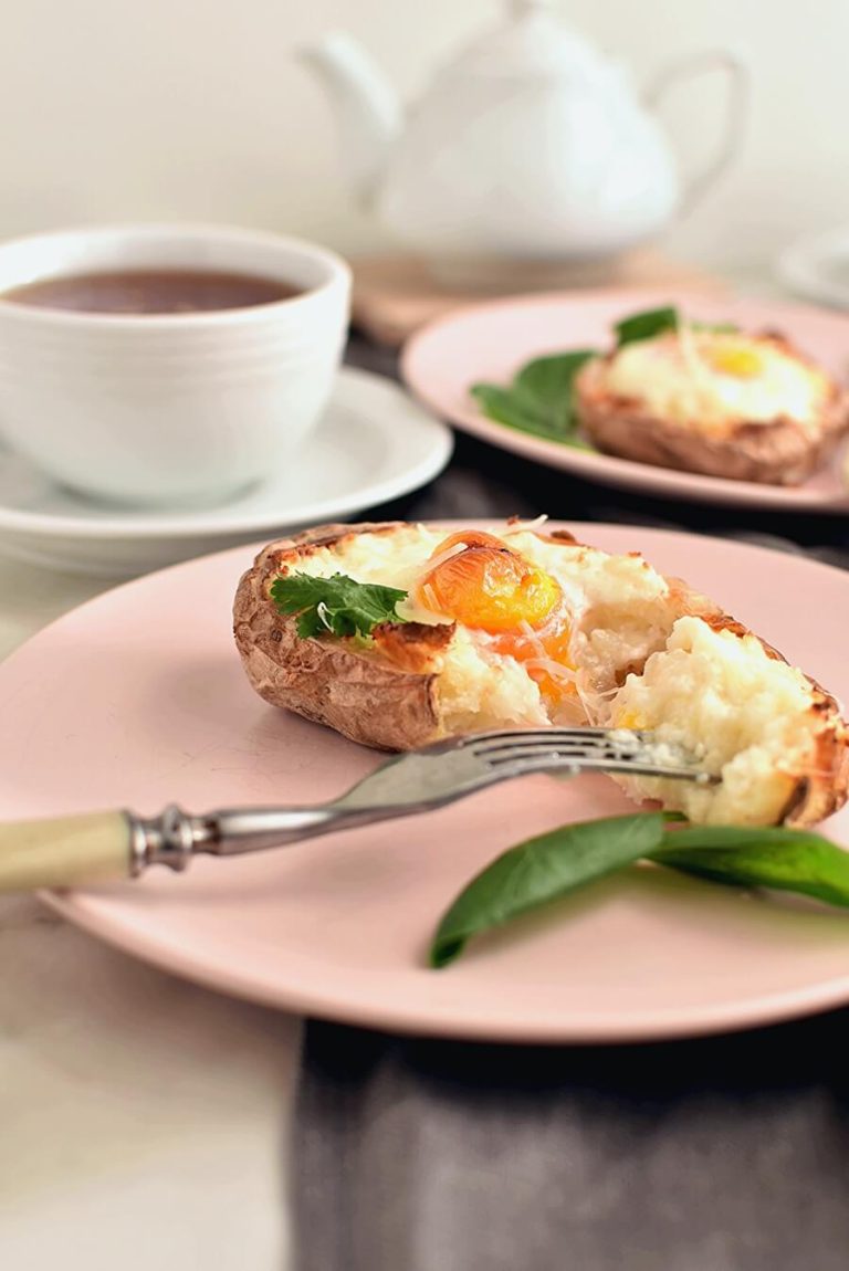 Breakfast Baked Potato Boat Recipe - Cook.me Recipes