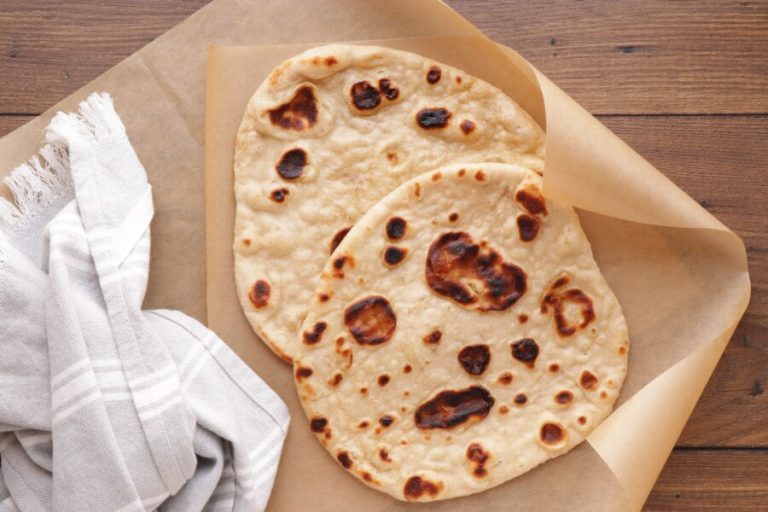 Mediterranean Chickpea Naan Wraps Recipe - Cook.me Recipes