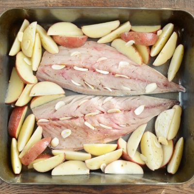 Greek Baked Bonito With Herbs & Potatoes Recipe - Cook.me Recipes