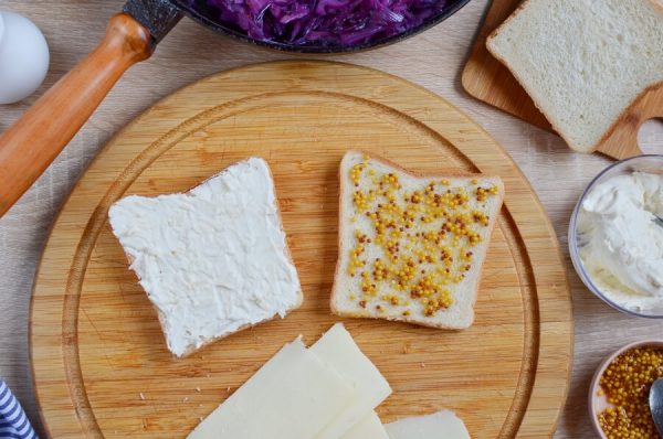 Grilled Cheese and Red Cabbage Sandwiches Recipe - Cook.me Recipes