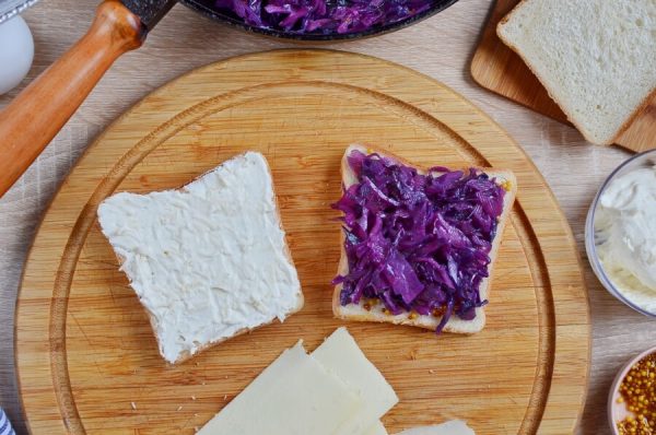 Grilled Cheese and Red Cabbage Sandwiches Recipe - Cook.me Recipes