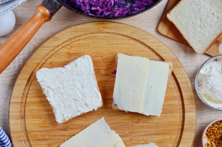 Grilled Cheese and Red Cabbage Sandwiches Recipe - Cook.me Recipes