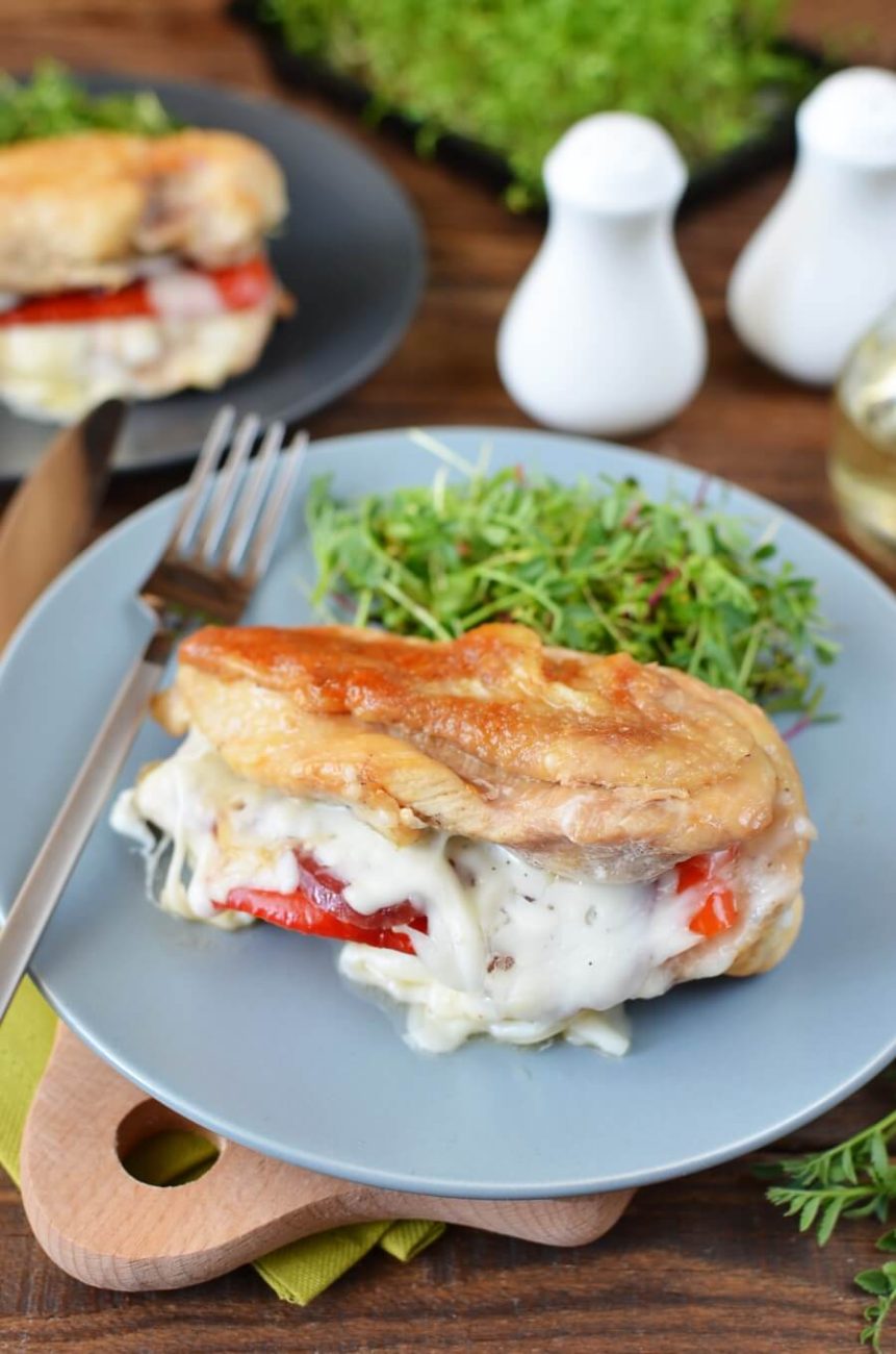 Red Pepper and Mozzarella Stuffed Chicken Recipe - Cook.me Recipes