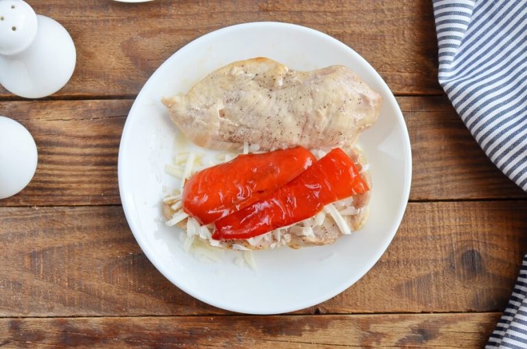 Red Pepper and Mozzarella Stuffed Chicken Recipe - Cook.me Recipes