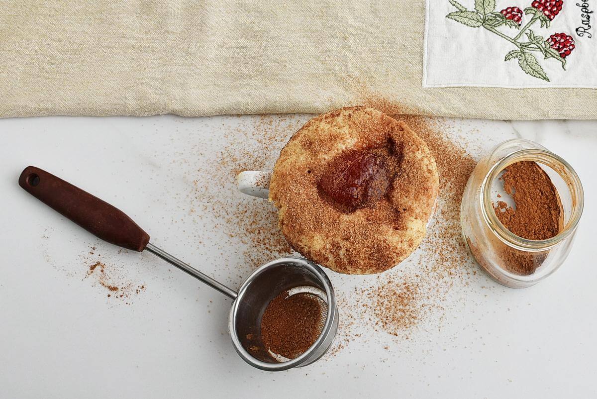 Microwave Jelly Donut in a Mug Recipe - COOK.ME
