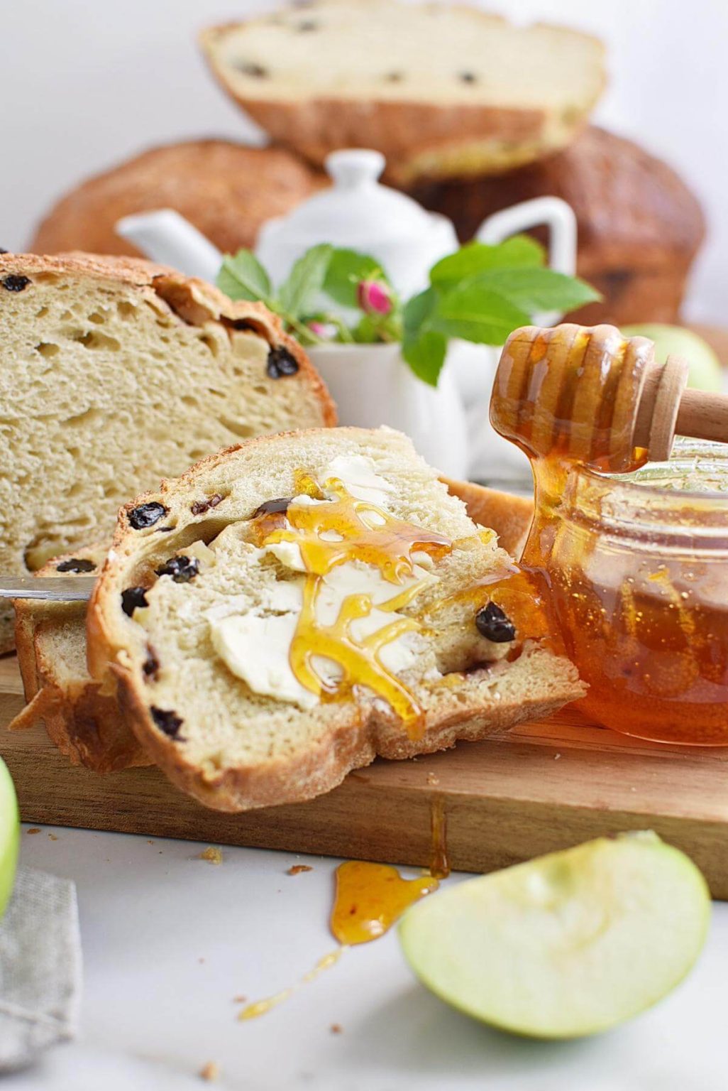 Apple Raisin Bread Recipe - Cook.me Recipes