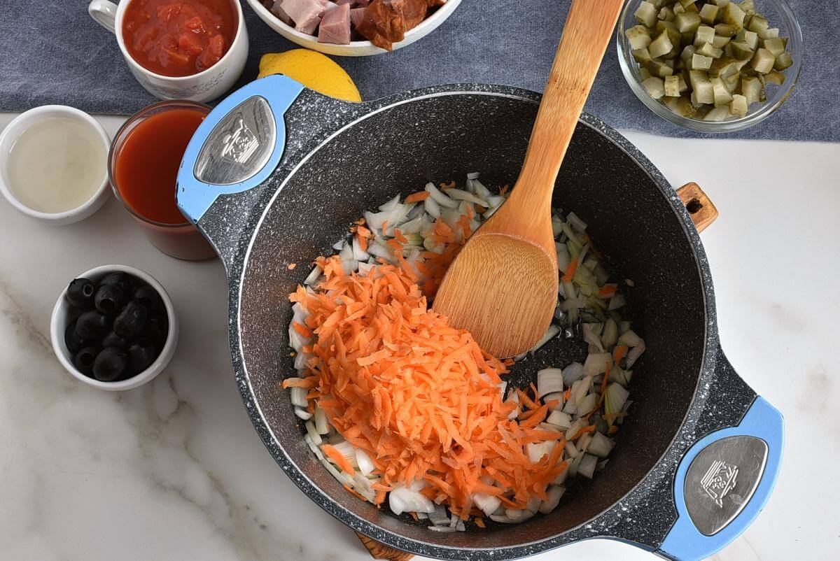 Solyanka Recipe - Easy Step-by-Step Guide | COOK.ME