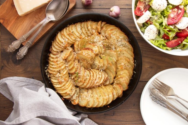Garlic Parmesan Crispy Roasted Potatoes Recipe - Easy Step-by-Step ...
