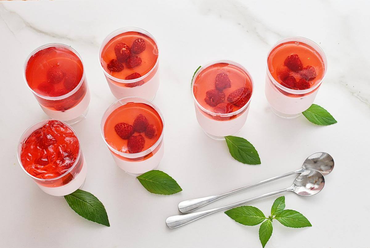 Greek Yogurt Raspberry Jello Dessert Recipe - COOK.ME