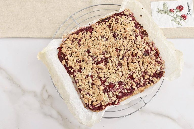 Raspberry Crumb Bars Recipe - Cook.me Recipes