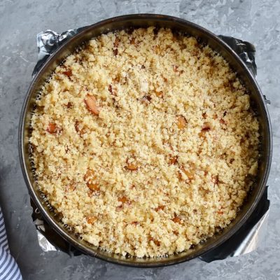 Damson Plum Crumble Cake Recipe - Cook.me Recipes