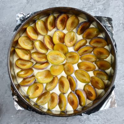 Damson Plum Crumble Cake Recipe - Cook.me Recipes