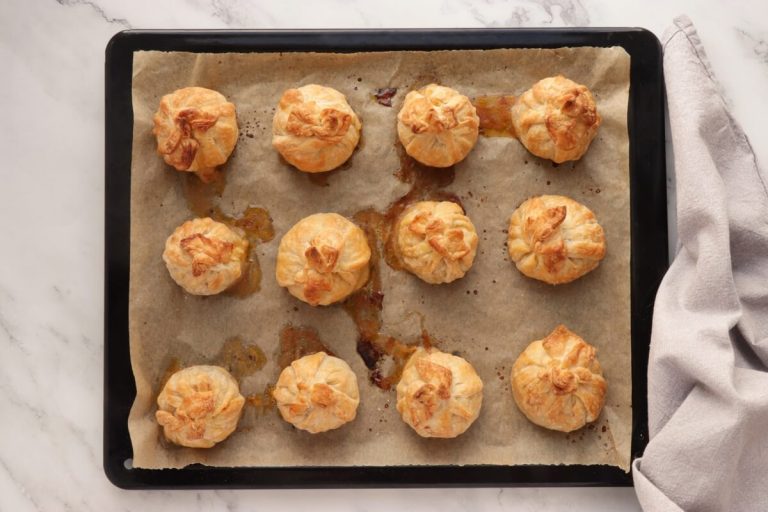 Mini Cheeseburger Pastry Bundles Recipe - Cook.me Recipes