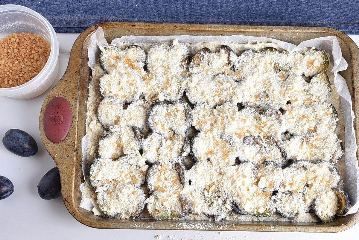 German Damson Plum Cake Recipe - Easy Step-by-Step Guide | COOK.ME