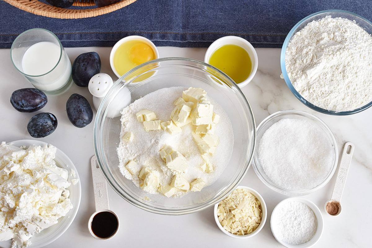 German Damson Plum Cake Recipe - Easy Step-by-Step Guide | COOK.ME