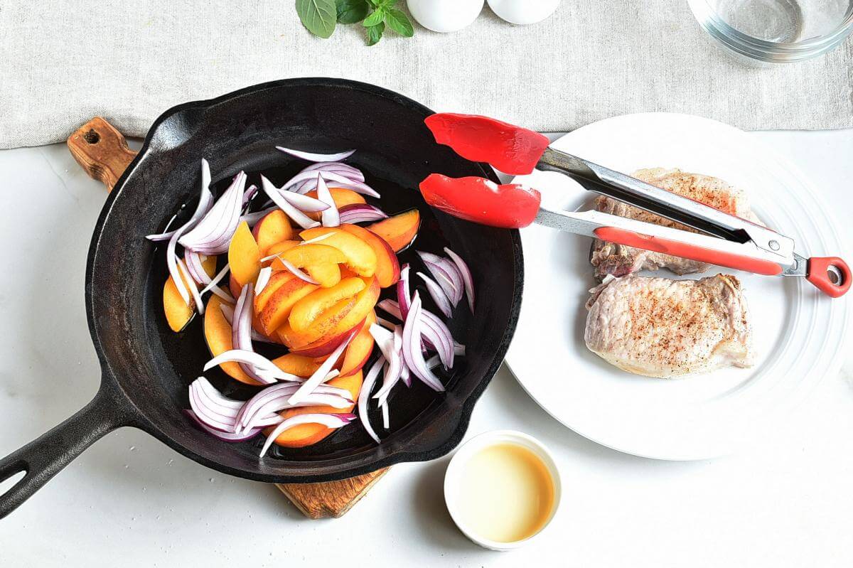 Peach Pork Chops Recipe - COOK.ME