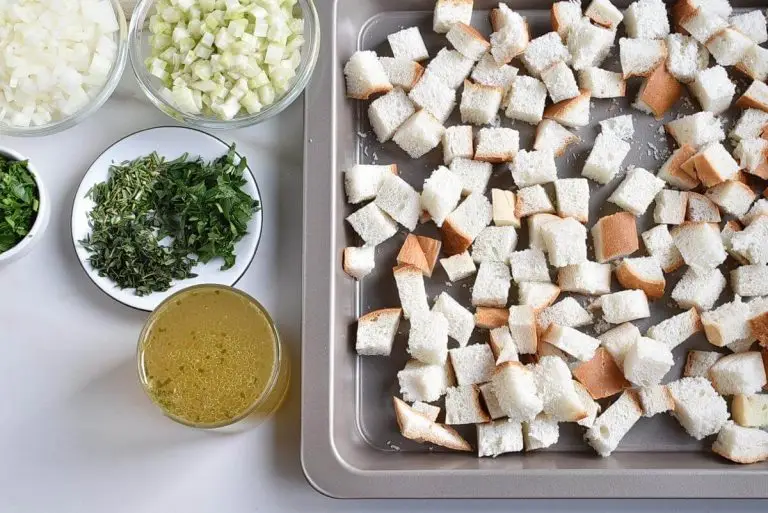 Classic Traditional Thanksgiving Stuffing Recipe - Easy Step-by-Step ...