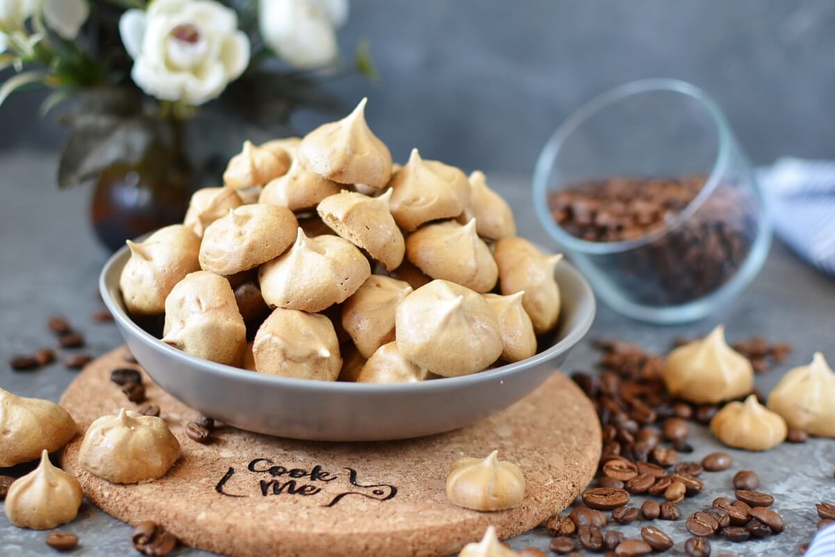 Coffee Meringues Recipe - Easy Step-by-Step Guide | COOK.ME