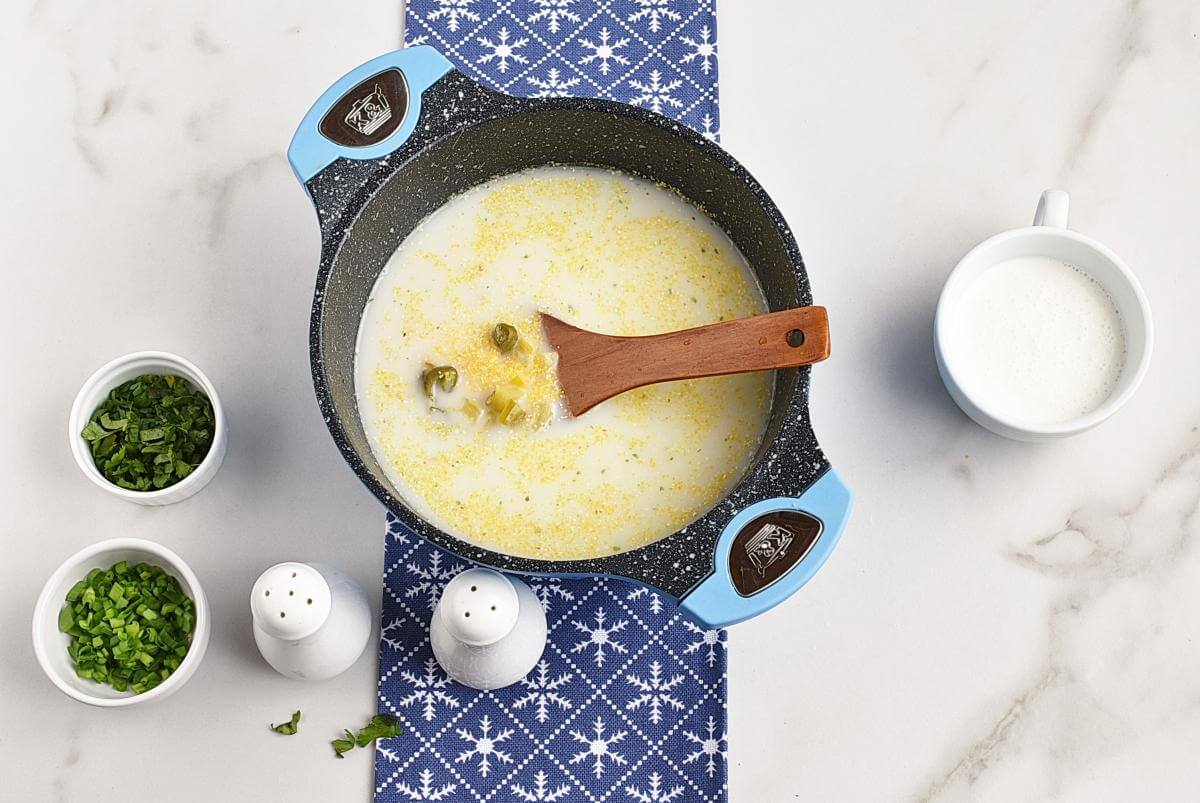 Buttermilk and Hatch Chili Grits Recipe - Easy Step-by-Step Guide | COOK.ME