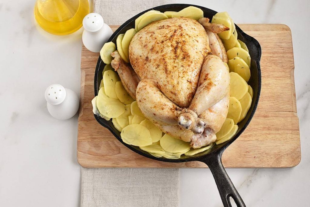 Cast-Iron Roast Chicken with Crispy Potatoes Recipe - Cook.me Recipes