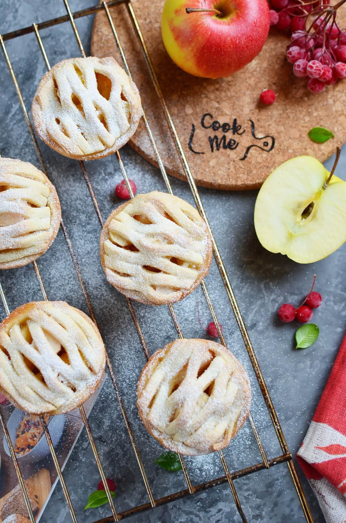 Mini Apple Pies Recipe - Cook.me Recipes