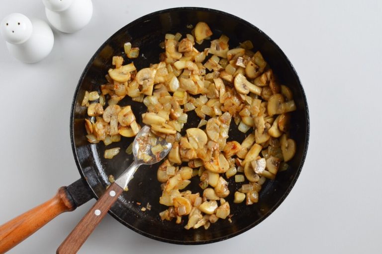Easy Leftover Chicken and Potato Casserole Recipe - Easy Step-by-Step ...