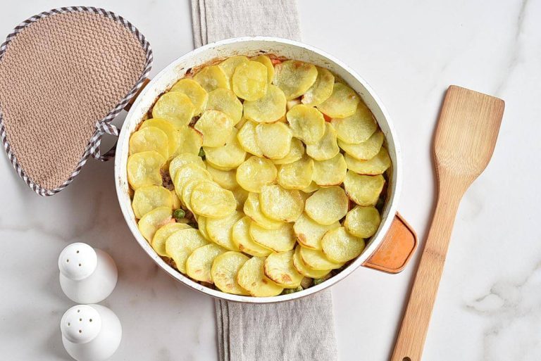 One Pot Minced Beef Hotpot Recipe - Cook.me Recipes