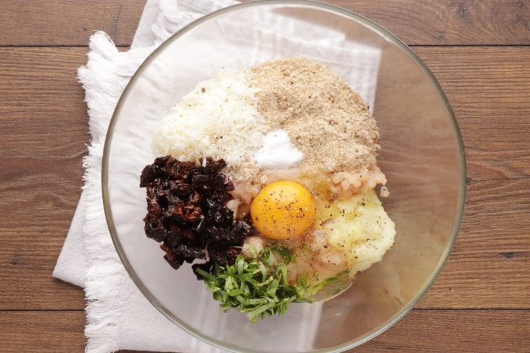 Chicken Meatloaf Wellington Recipe - Cook.me Recipes