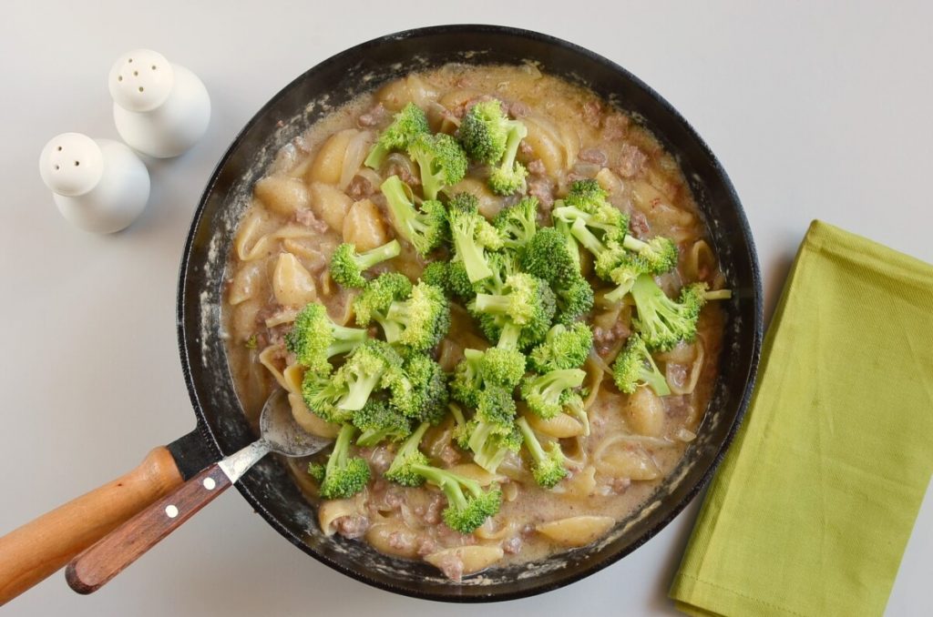 Cheesy Beef and Broccoli Pasta Recipe - Cook.me Recipes