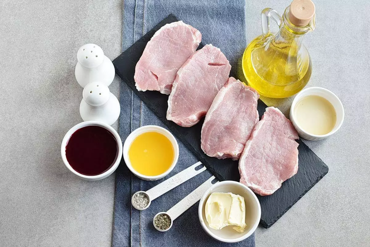 Pork Chops with Raspberry Sauce Recipe - Cook.me Recipes