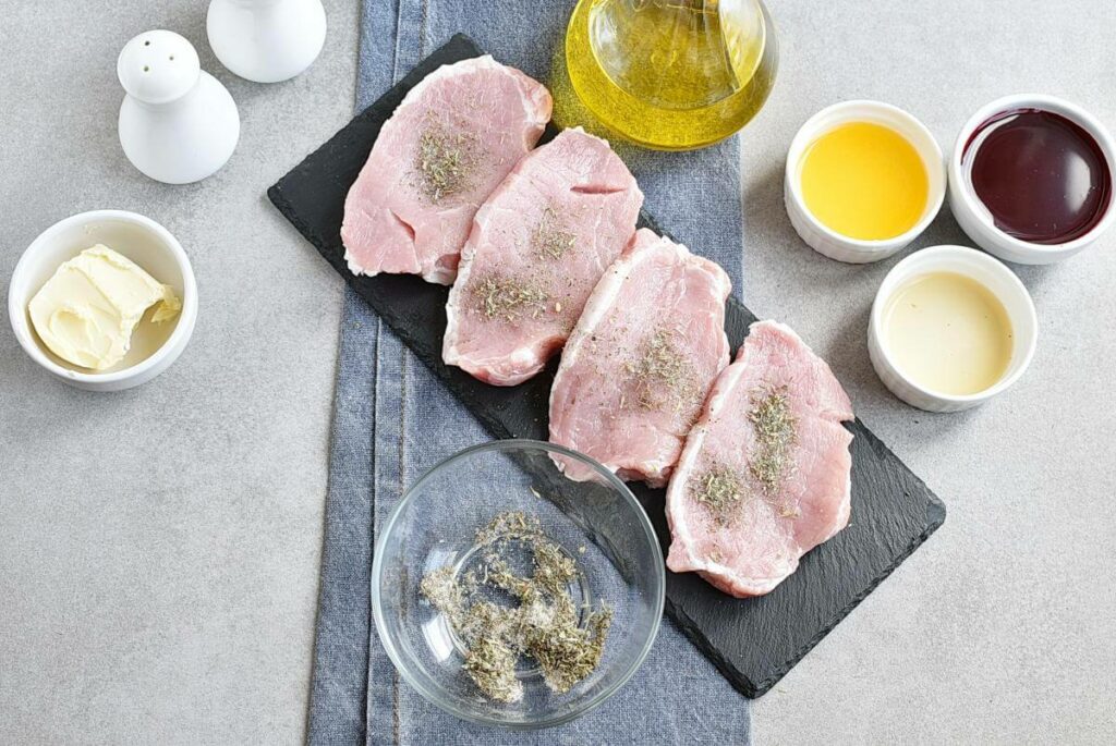 Pork Chops with Raspberry Sauce Recipe - Cook.me Recipes