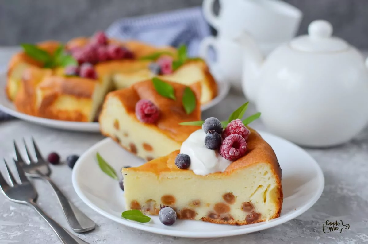 Farmer’s Cheese Cake with Raisins (Zapekanka) Recipe - COOK.ME