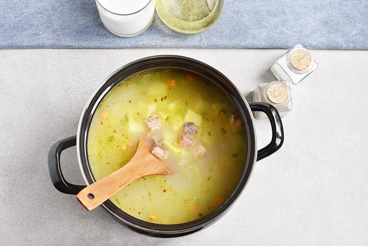 Easy Salmon Chowder Recipe - COOK.ME