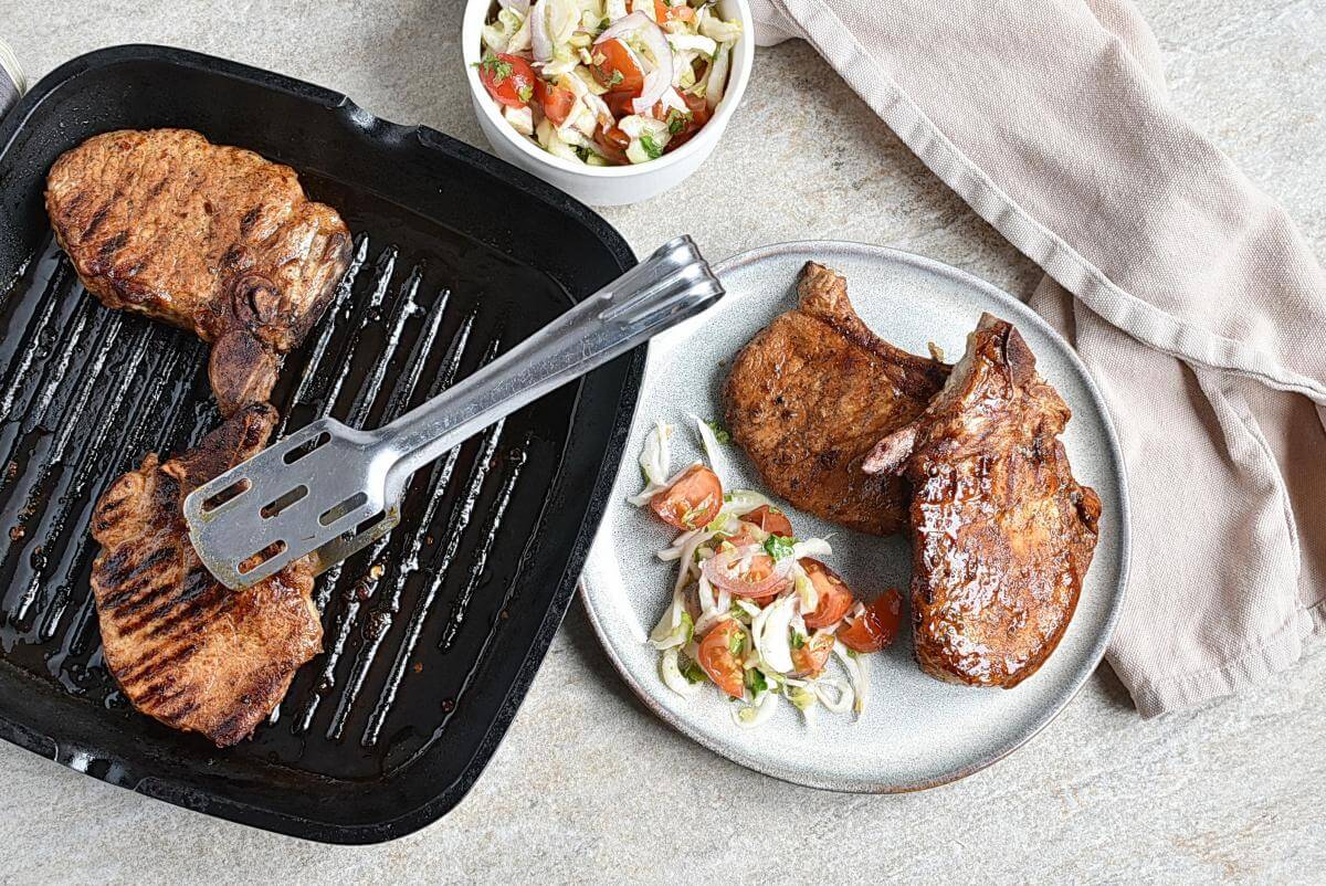 Easy Grilled Pork Chops Recipe - COOK.ME
