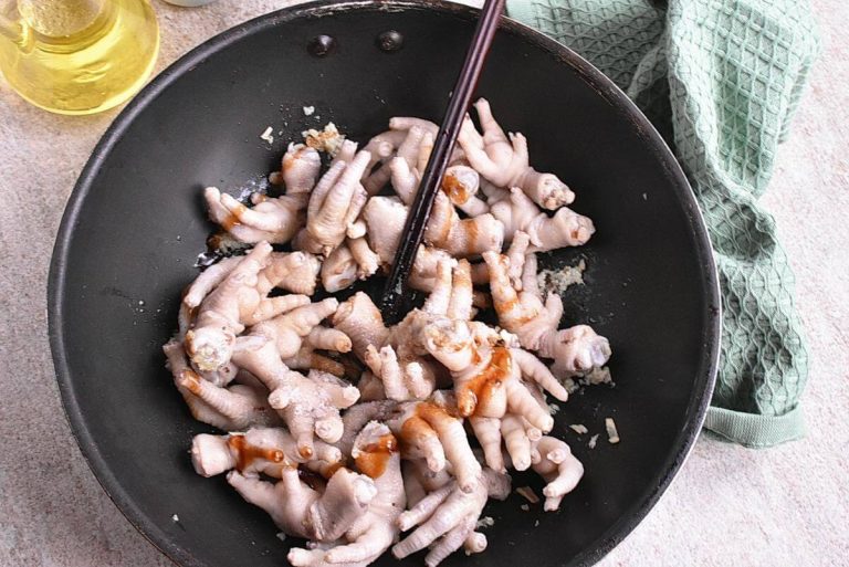 Easy Braised Chicken Feet Recipe - Cook.me Recipes