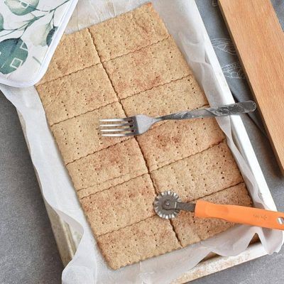 100% Whole Wheat Graham Crackers Recipe - Cook.me Recipes