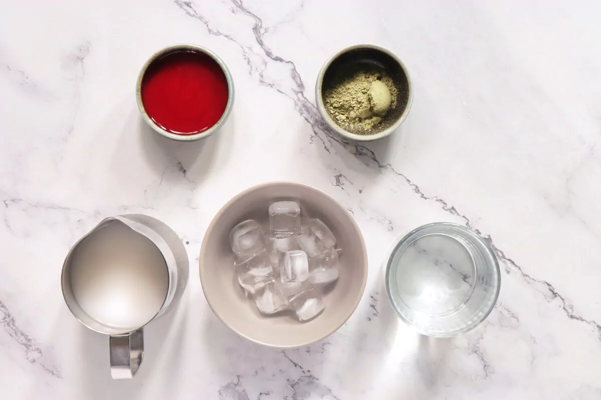 Iced Raspberry Matcha Latte Recipe - COOK.ME