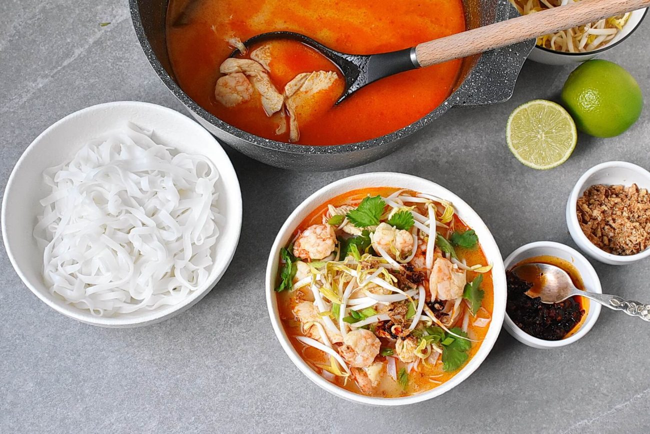 Laksa (Coconut Curry Noodle Soup) Recipe - COOK.ME