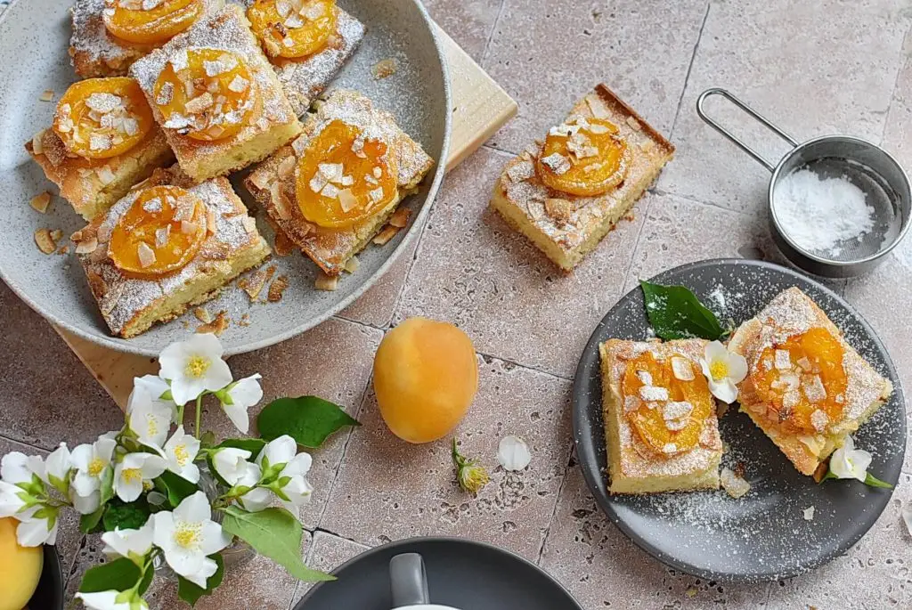 Apricot Slice Recipe - Cook.me Recipes