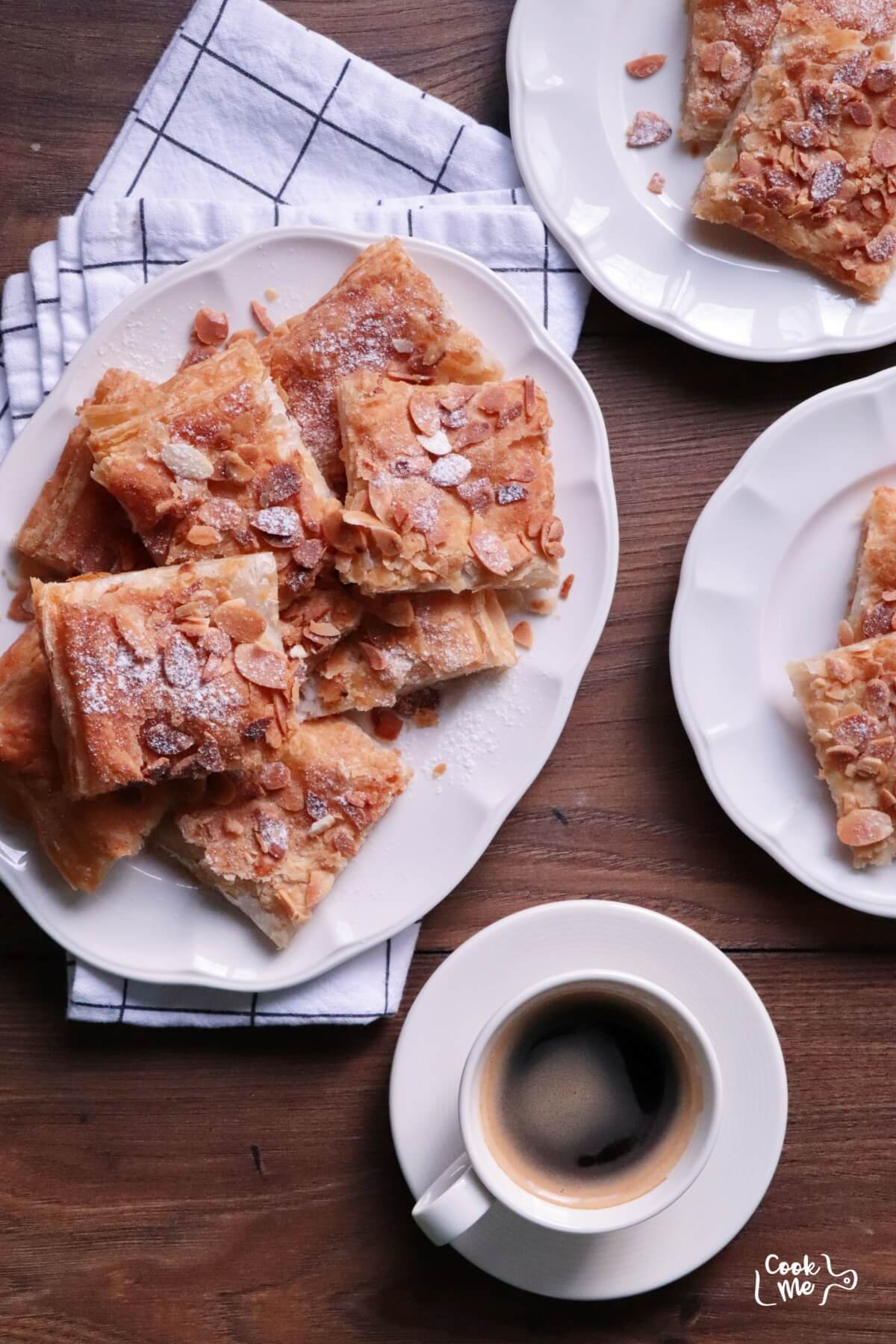 Giant Almond Croissant: a 5-Ingredient Recipe Recipe - Easy Step-by ...